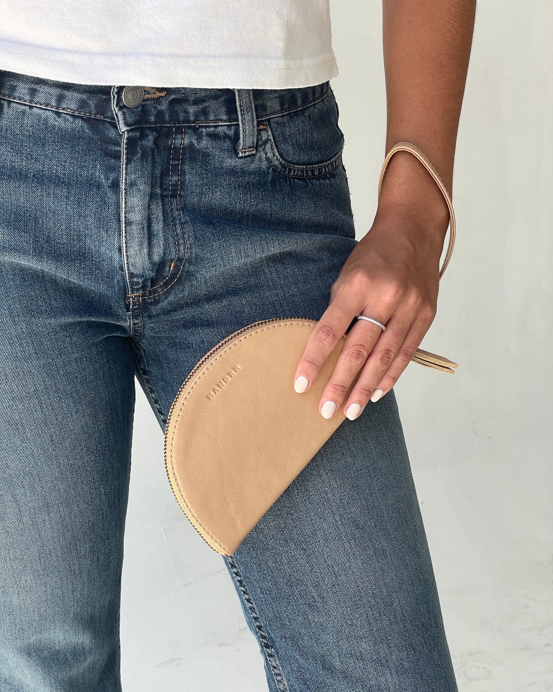 MANDRN | The Wedge - Sand Zipped Leather Wallet