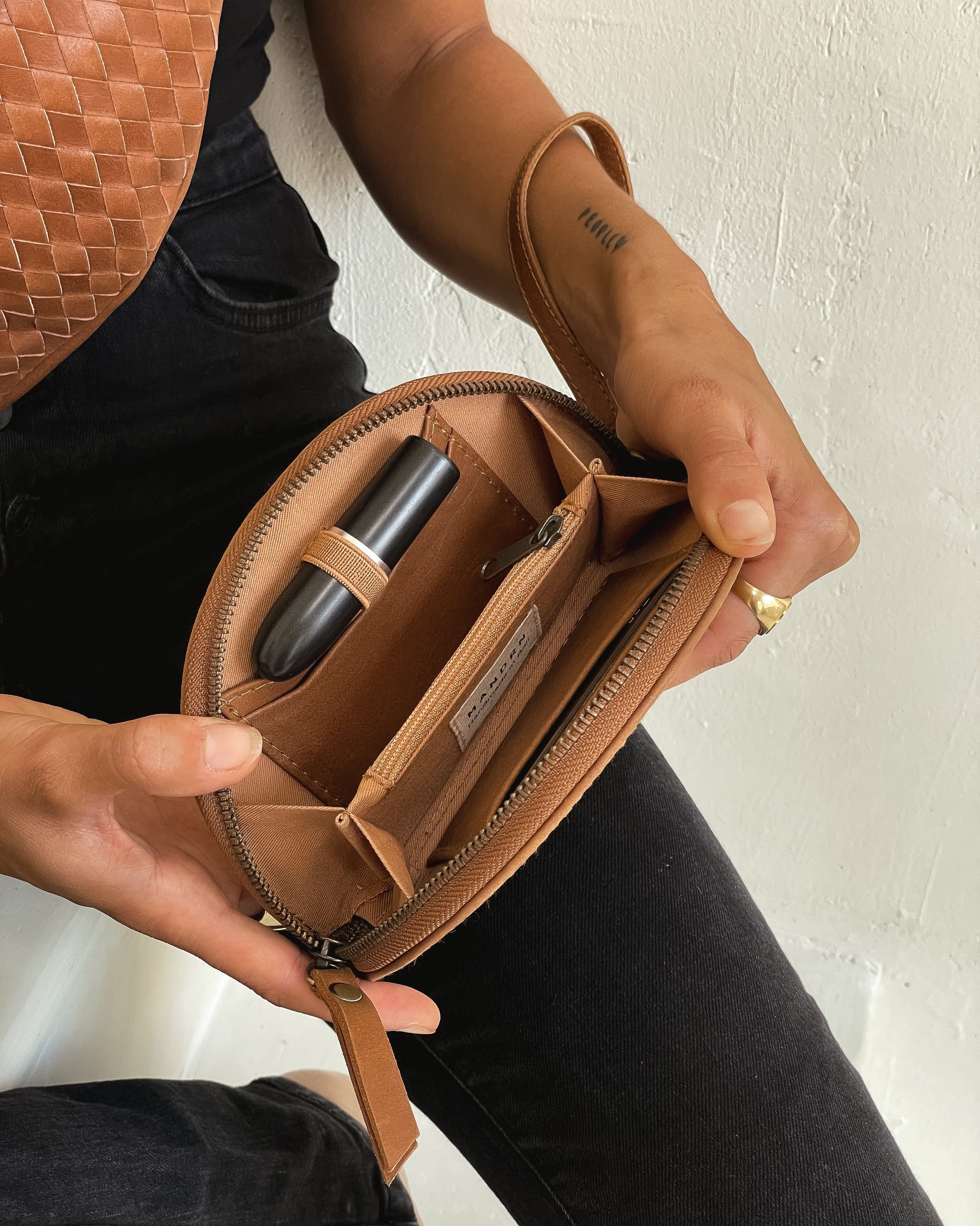 MANDRN | The Wedge - Tan Zipped Leather Wallet